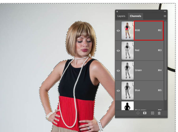 How to get perfectly smooth edges on cutouts of people in Photoshop ...